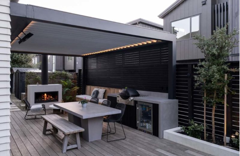 Cuisine d'été couverte : profitez de l'extérieur dans un abri bien décoré ! - NuageDeco