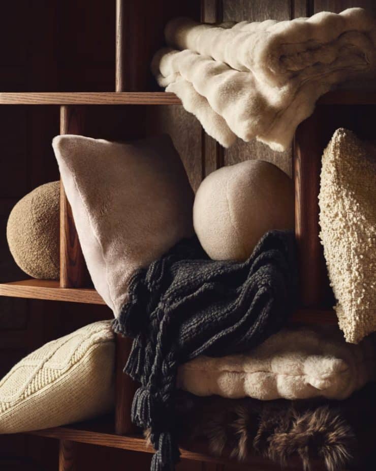 Plaid, coussin H&M Home : du cocooning dans le salon pour l'automne ...
