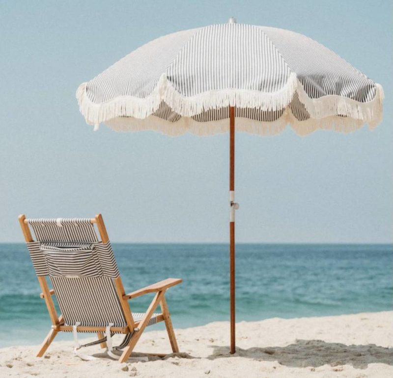 Parasol vintage à franges ou à rayures, notre sélection tendance